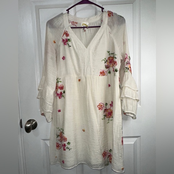 fig and flower | Dresses | Fig Flower Floral Embroidered White Dress ...